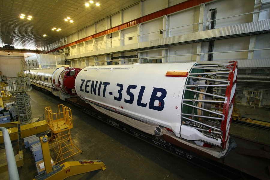 10 Dec 2007: Assembly of the Zenit-3SLB rocket.